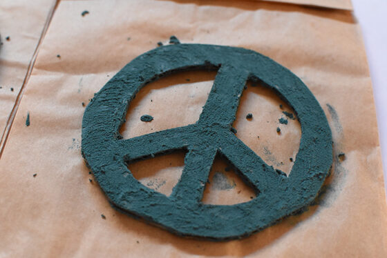 How to make Cardboard Peace Sign Ornaments - Delineate Your Dwelling