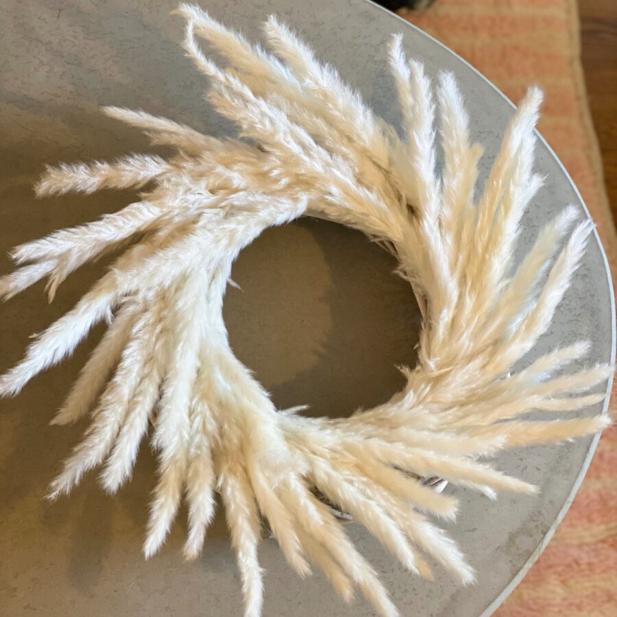 17 Creative ways to Decorate with Pampas Grass - Delineate Your Dwelling