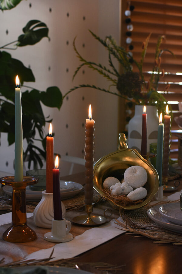 Candlelit Moody Thanksgiving Table Decor - Delineate Your Dwelling